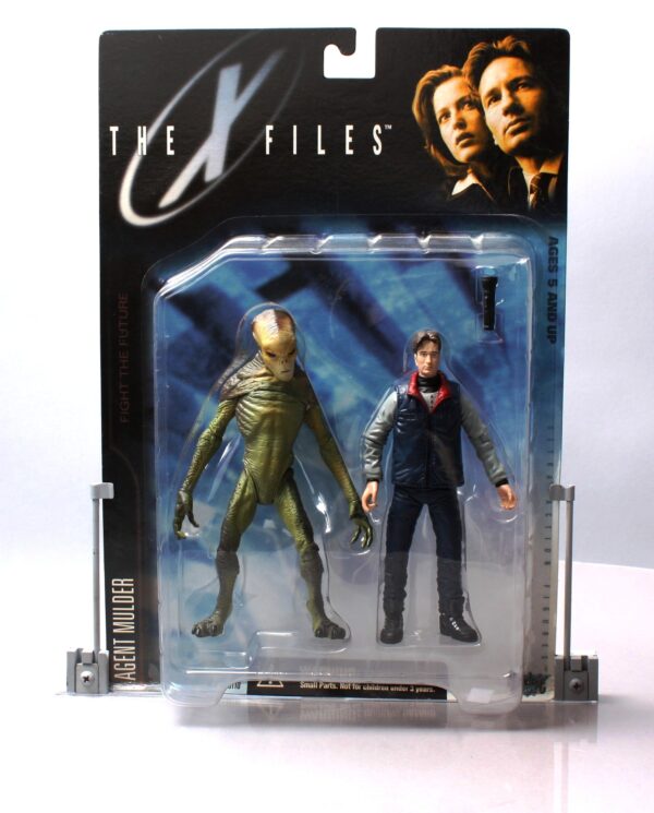 Agent Fox Mulder “Artctic Gear w/Alien!” (The X Files Feature Film "2 ...