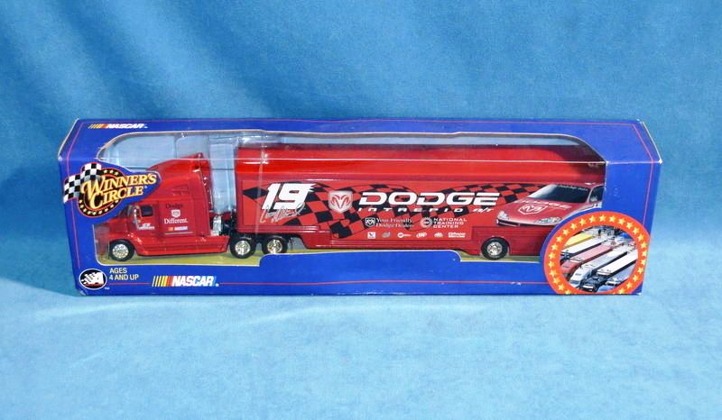 2001 Trailer Rig #19 Casey Atwood Red -Dodge Intrepid R/T-Trailer Rig S ...