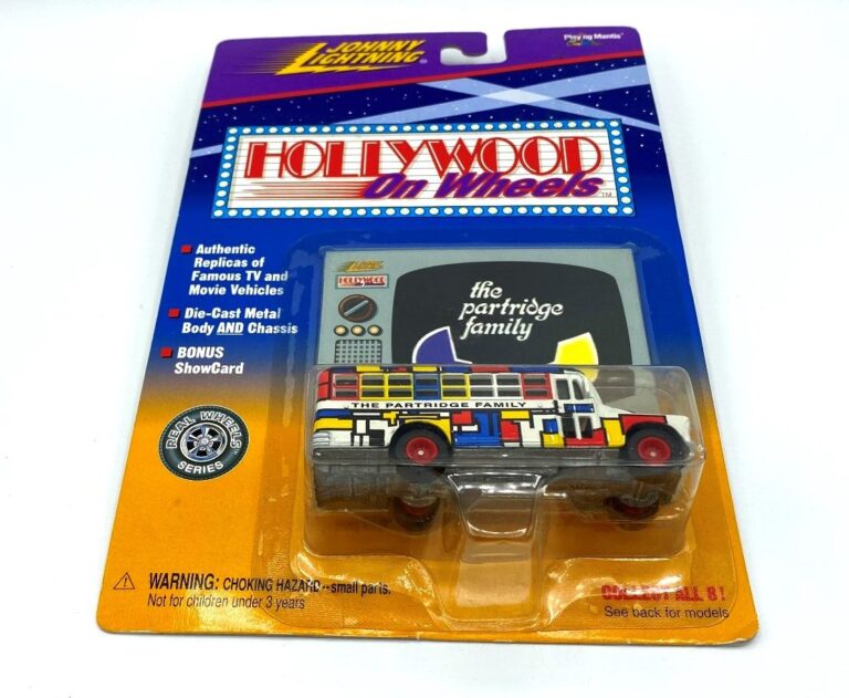 1998 JL Hollywood On Wheels The Partridge Family Bus Multi-Color