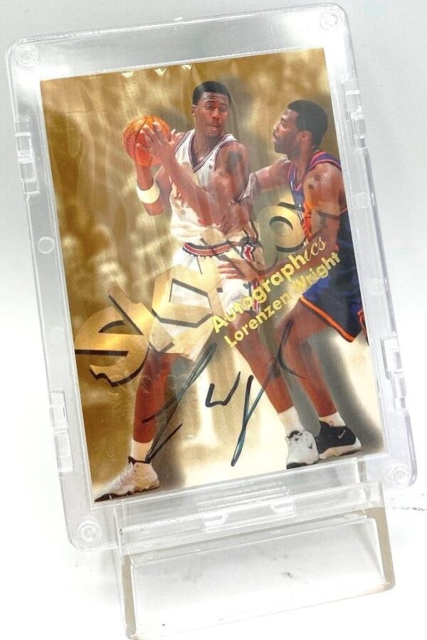 1998-99 Skybox Premium Autographics Lorenzen Wright Auto Card (Vintage "Gold Script Print ...